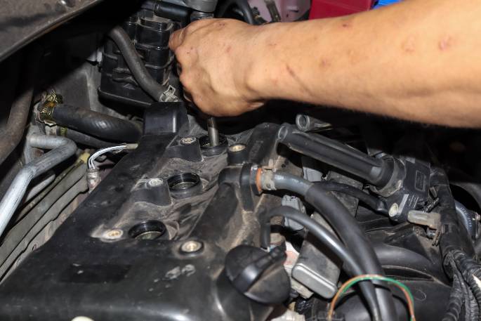 Cara Mengganti Busi Mobil - Perumperindo.co.id